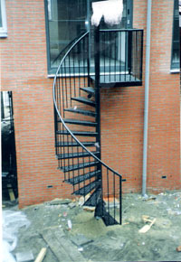 Ruimtebesparende spiltrappen: een slimme keuze voor buitentrappen ...